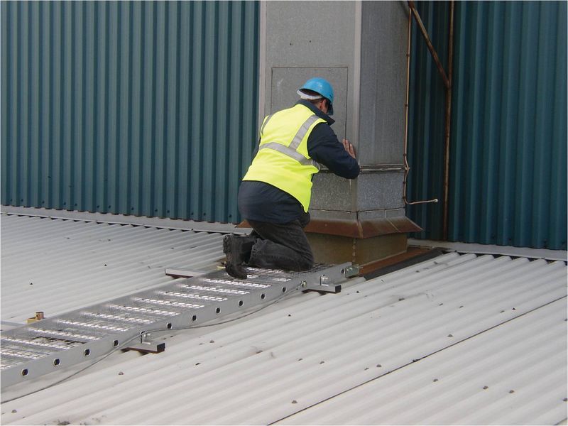 Fragile Roof Platforms - Access a fragile roof safely and easily - Kee ...